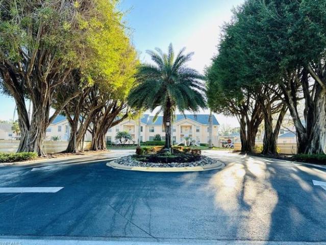 683 Wiggins Lake Dr #201, Naples, FL 34110