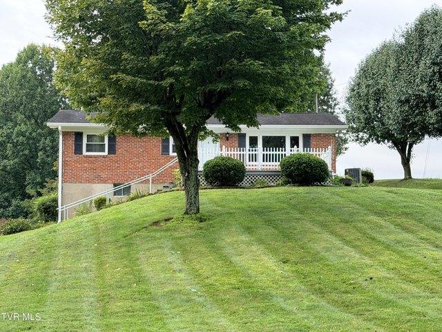 683 Vickars Rd, Bluff City, TN 37618