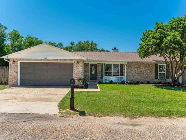 6844 Community Dr, Pensacola, FL 32526