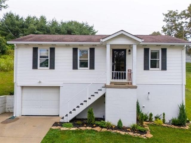 68462 Woodcroft Dr, Saint Clairsville, OH 43950