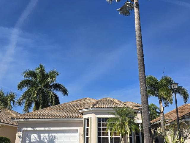 6846 Fairway Lakes Dr, Boynton Beach, FL 33472 | MLS #R11151