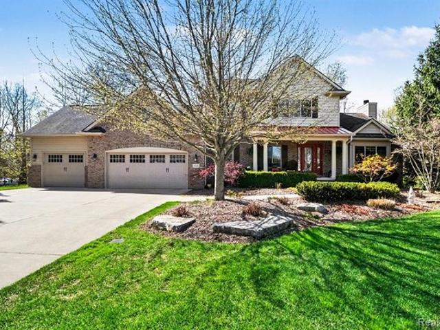 6846 Williamsbury Cir, Independence, MI 48348