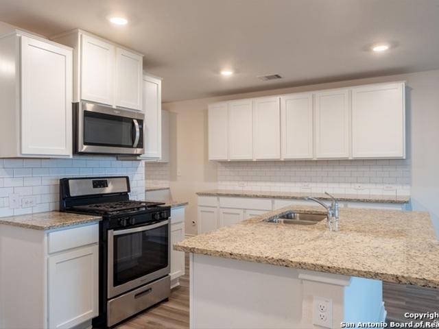 6847 Kingsley Edge