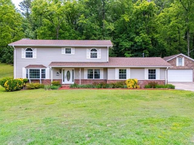 6848 Ivanwood Dr, Hixson, TN 37343