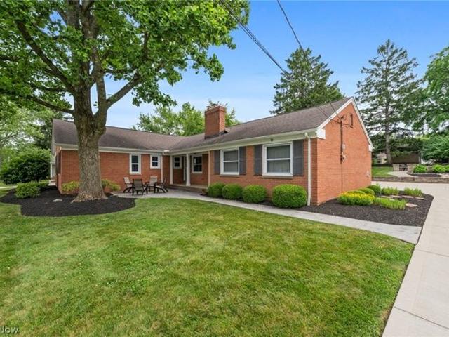 6848 Rosemont Dr, Brecksville, OH 44141