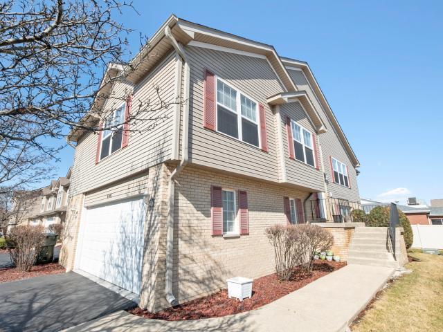 6840 Oak View Ct, Oak Forest, IL 60452 | MLS #12596 | Compass