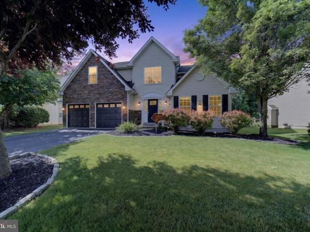 6840 Scenic View Dr, Macungie, PA 18062