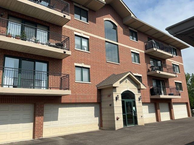 6840 W Winding Trail Unit 301, Oak Forest, IL 60452