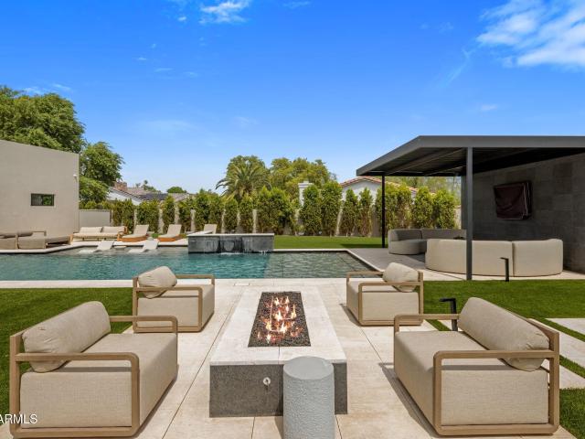 6841 e belmont circle