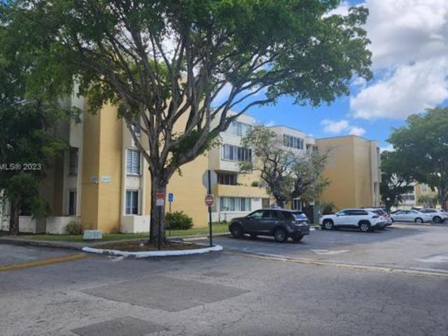 6841 147th Ave SW #3B, Miami, FL 33193