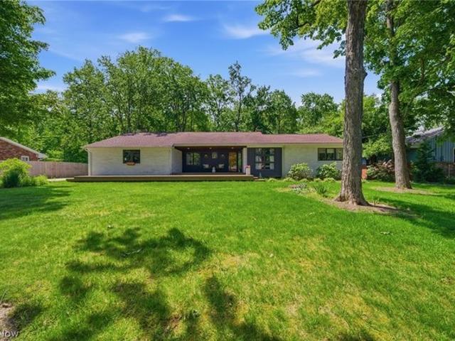 6842 Metro Park Dr, Mayfield village, OH 44143