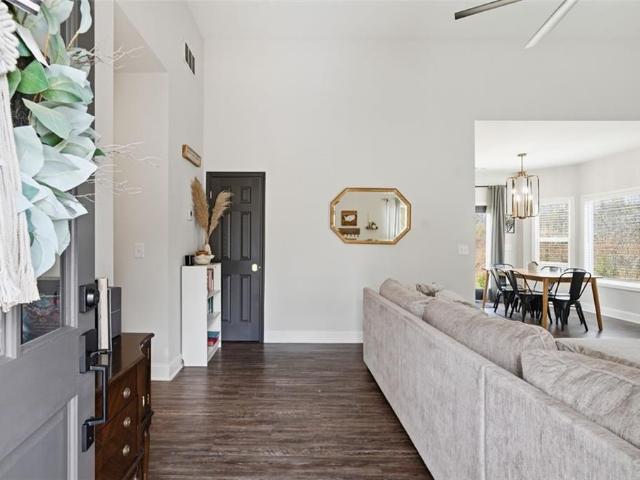 6842 Auraria Road