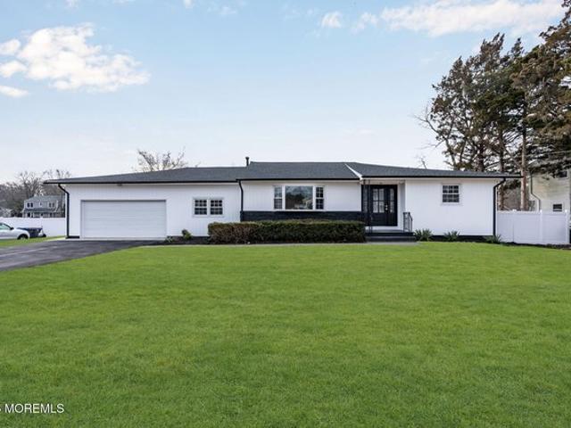 684 Brookside Dr, Toms River, NJ 08753