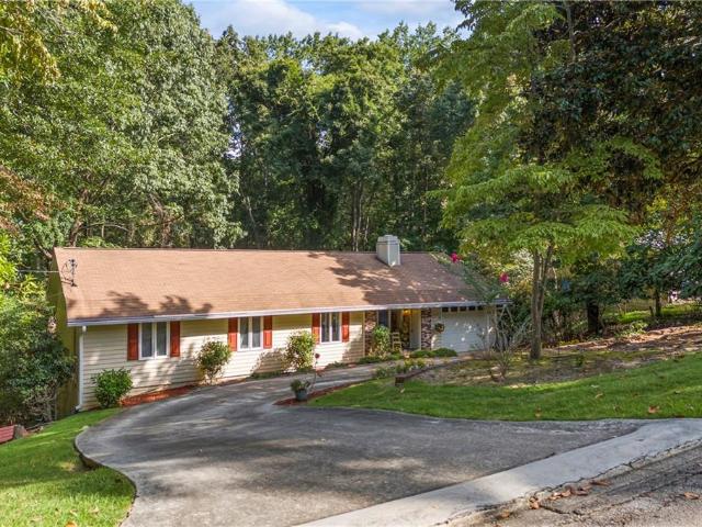 684 Honeysuckle Road