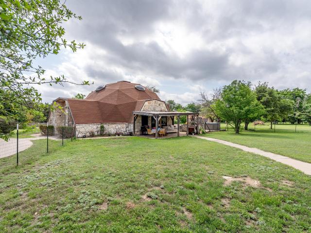 684 Indian Oaks