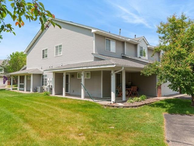 684 Oak Ln, Lino Lakes, MN 55014