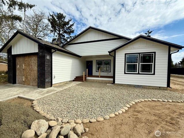 684 Lake Island Ave SE, Ocean Shores, WA 98569