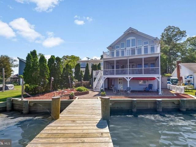 684 N Riverside Dr, Crownsville, MD 21032