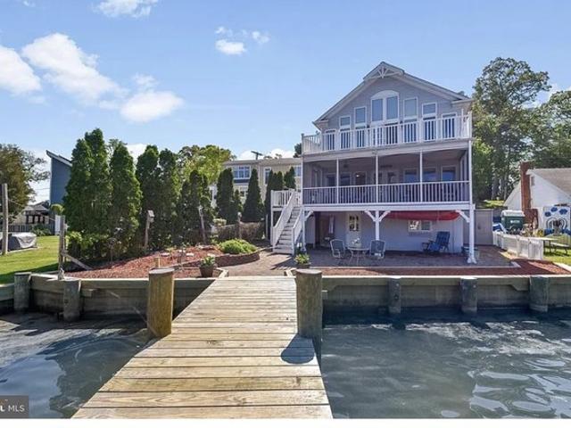 684 N Riverside Dr, Crownsville, MD 21032