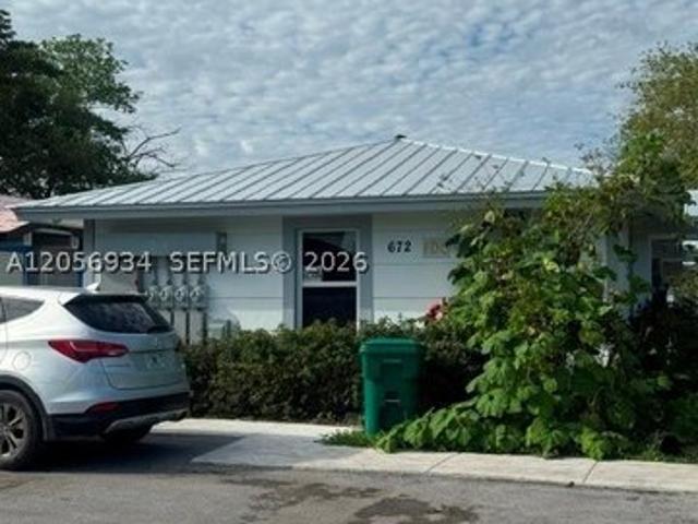 684 NW 14th St, Florida City, FL 33034