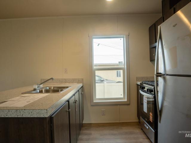 684 SE 10th St 25