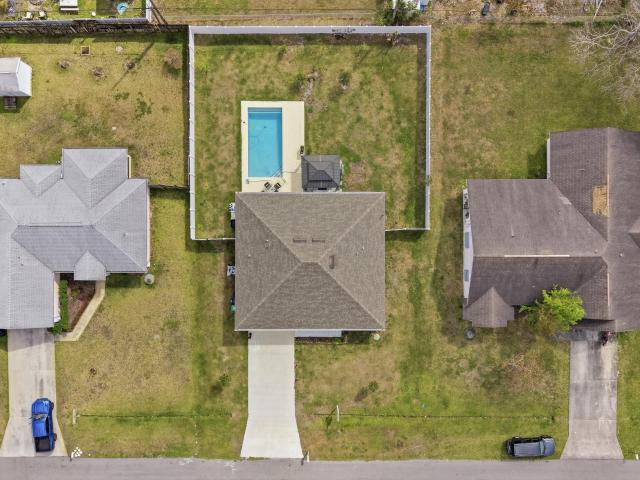 684 SE Crescent Ave, Port St. Lucie, FL 34984 | MLS #R11158