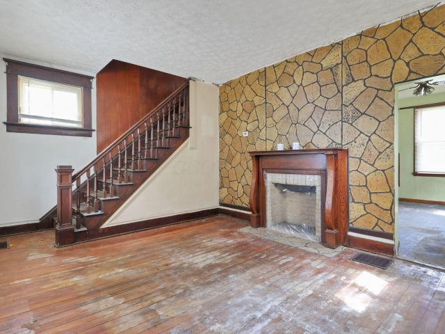 684 Siebert Street