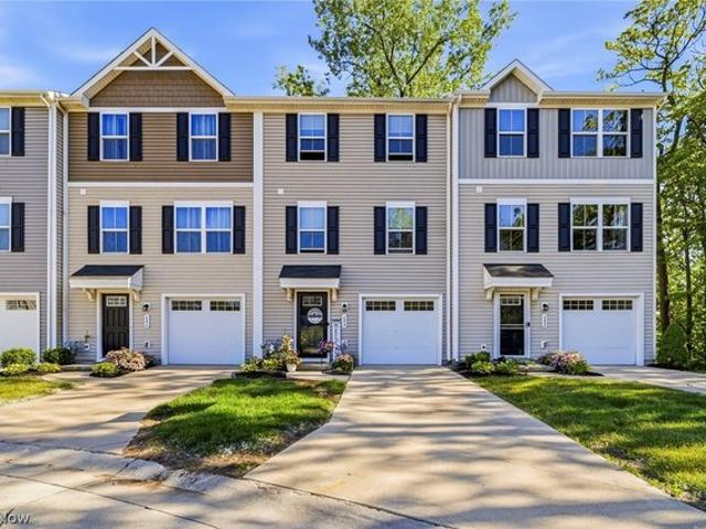 684 Pine Spring Dr, Painesville, OH 44077