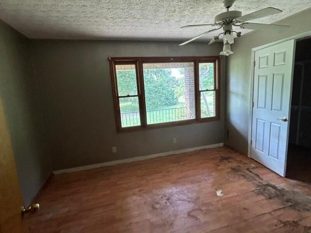 684 Wonderland Cavern Rd