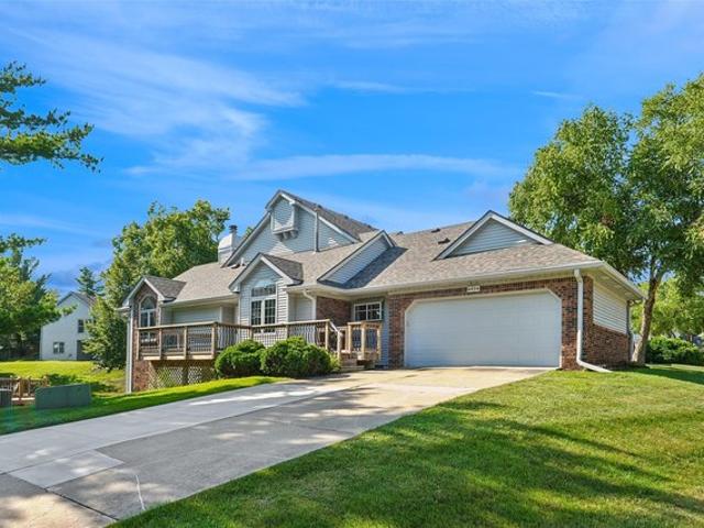 6856 Sharon Dr, Urbandale, IA 50322
