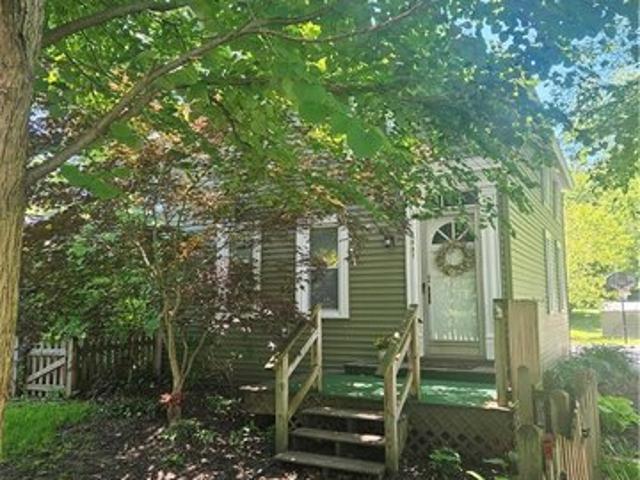 6857 Webster Rd, Orchard Park, NY 14127