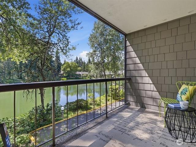 6858 th Ave NE Apt 705, Redmond, WA 98052