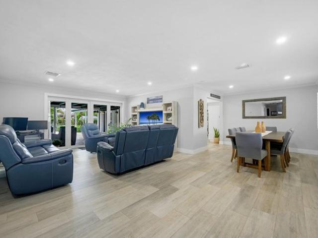 6850 NW 7th St, Plantation, FL 33317