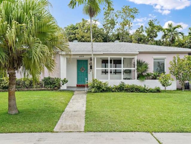 6850 51st St SW, Miami, FL 33155