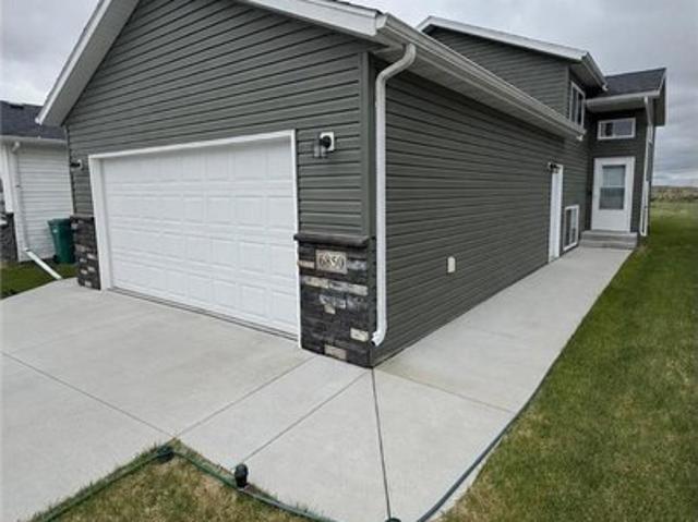 6850 67th St S, Horace, ND 58047