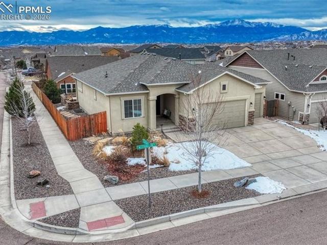 6851 Mustang Rim Dr, Colorado Springs, CO 80923