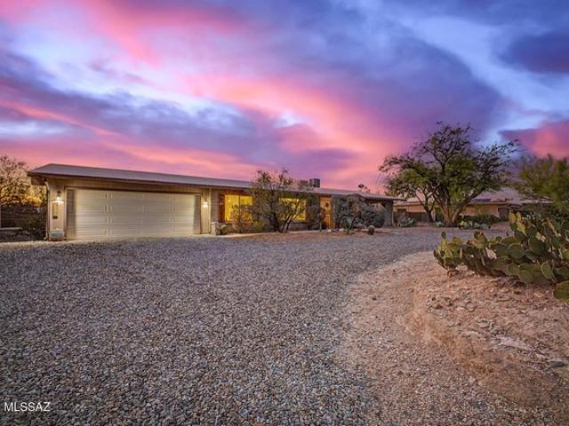 6851 N Machiavelli Way, Tucson, AZ 85741