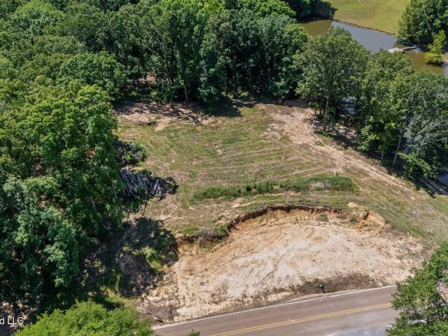 6851 Alphaba Road