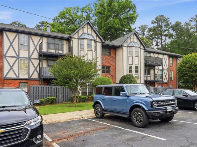 6851 Roswell Road B13