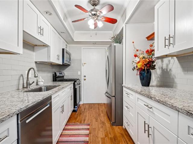 6851 Roswell Road F32