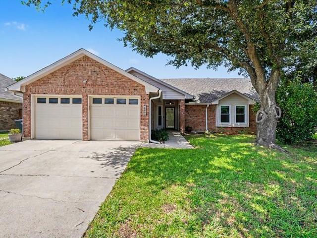 6852 Megan Ln, North Richland Hills, TX 76182