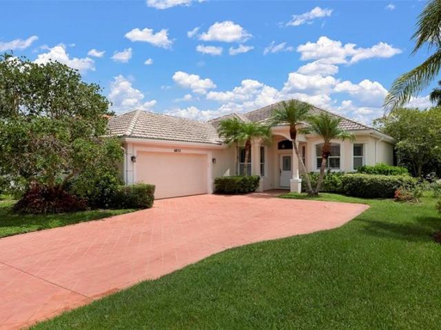 6852 Sagebrush Cir, Sarasota, FL 34243