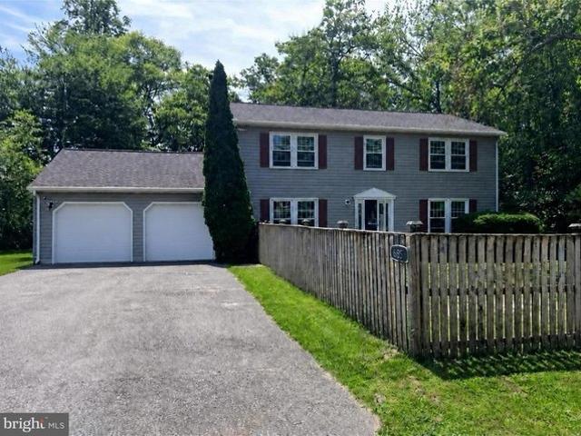 685 207th St, Pasadena, MD 21122