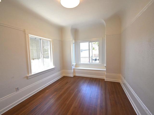 685 37th Street 689