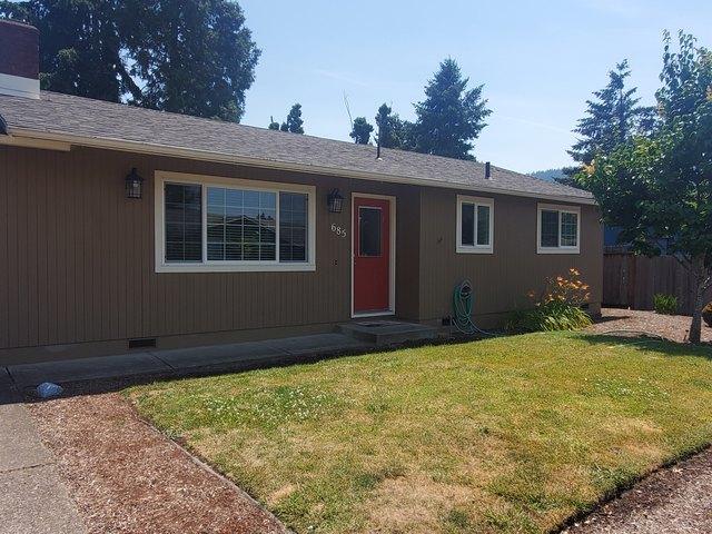 685 70th St, Springfield, OR 97478