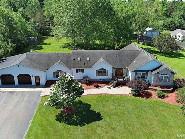 685 Commercial St, Irving, NY 14081