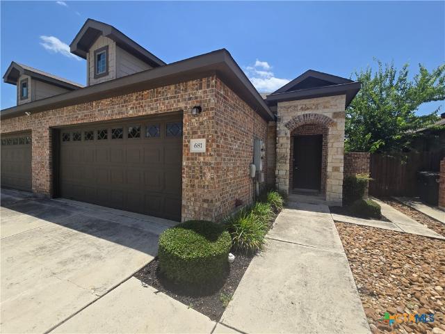 685 Creekside Circle