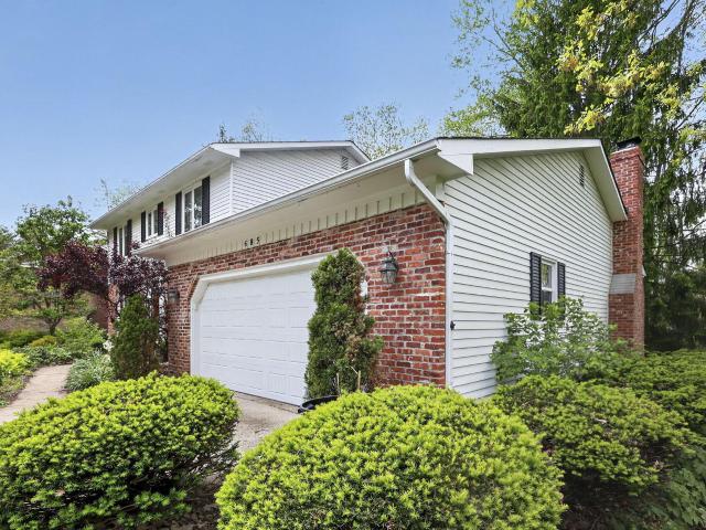 685 Autumn Tree Place