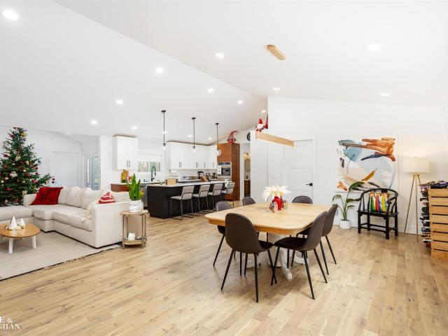 685 Bedford Lane