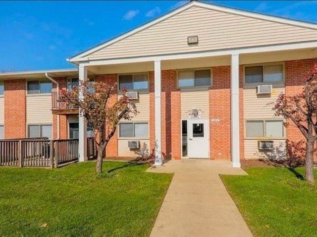 685 E Fullerton Ave Apt 201, Glendale Heights, IL 60139